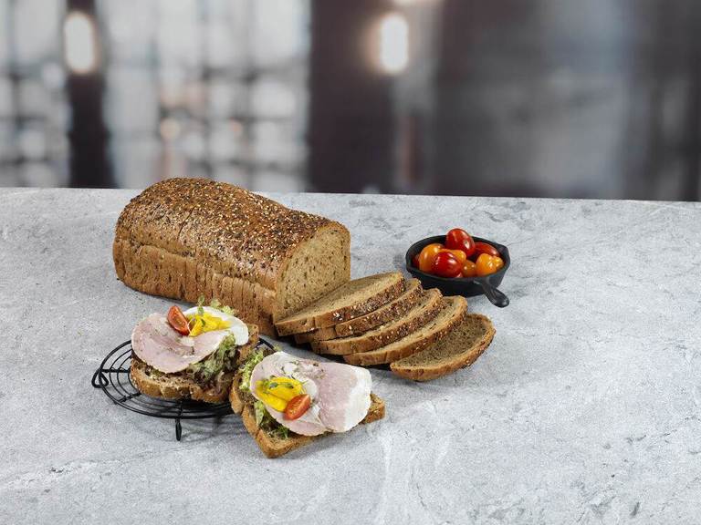 Sliced tinbaked bread with seeds | Lantmännen Unibake