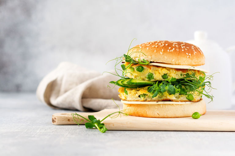 Schulstad Burger Bun Sesame 212g (4x10) 72c A (23852) | Lantmännen Unibake